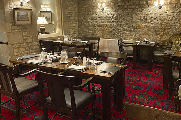 Hotels in the Cotswolds - Welcome to Stow Lodge Hotel - The Bar.